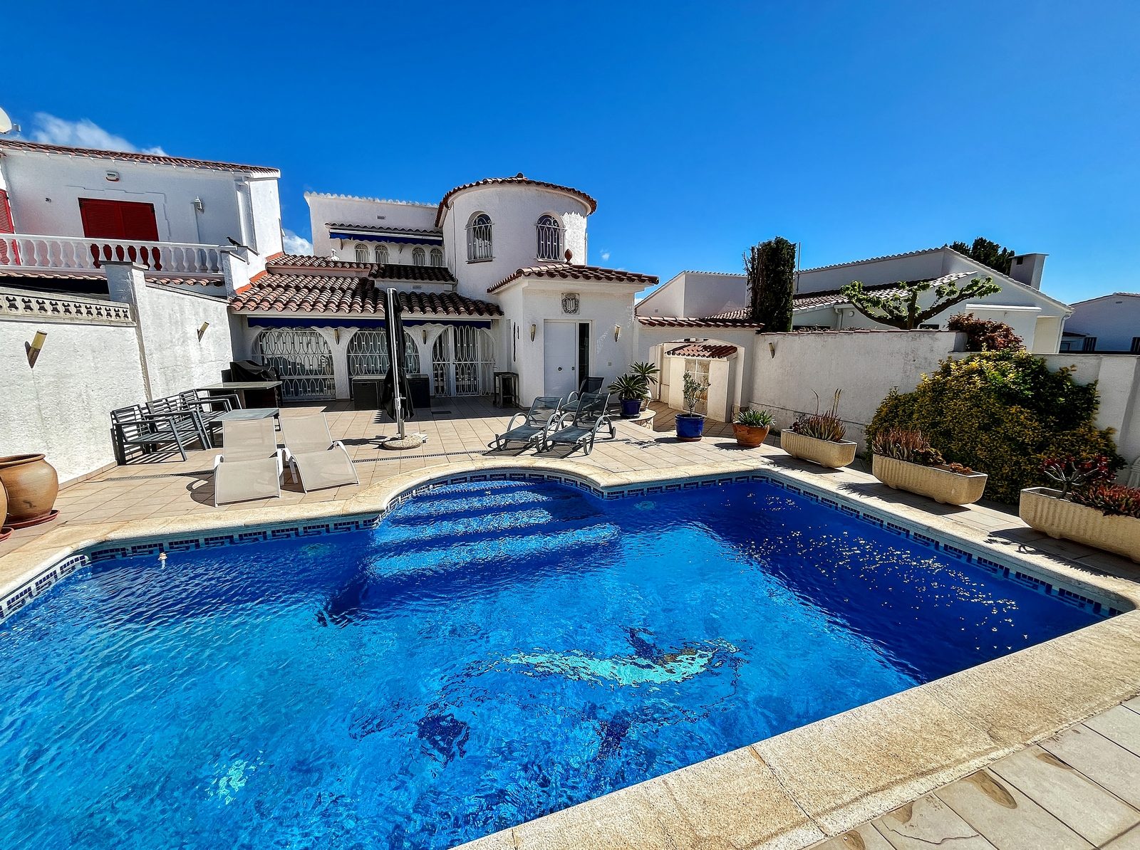 Empuriabrava - Charmante villa 3 chambres, piscine, garage - N°1 ...
